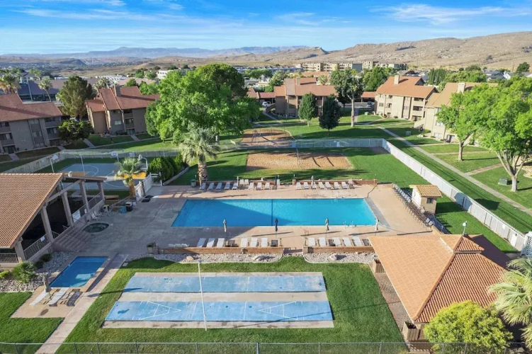 Hikers Hideaway Cozy Resort Condo W/ Pool & More - St. George, USA