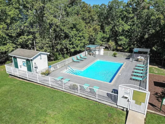 Porto Cima W/ Game Room, Dock, Boat Slip, Kayaks, Lakeside Fireplace & Hot Tub - Lake Ozark, MO