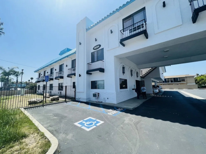 Casa Playa Inn & Suites Stanton Anaheim Area - Stanton, CA