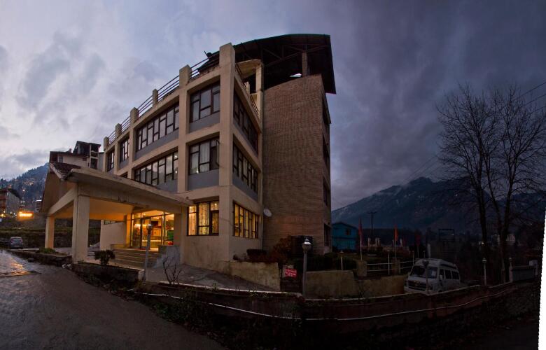 Hotel Sitara International - Manali