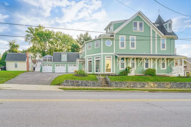 Epic Brunswick Apartment With Deck! - Harpers Ferry, WV