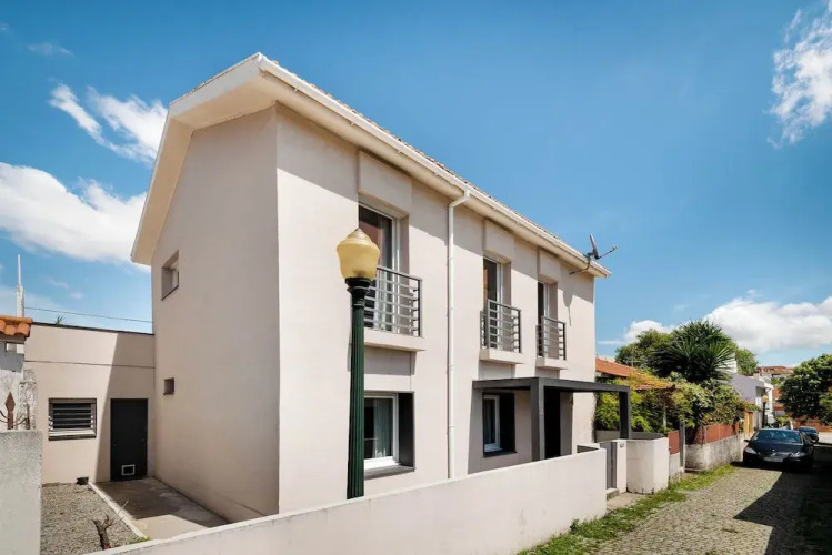 Aguda1 · Aguda's Family House 4bd, Parking, Bbq - Porto