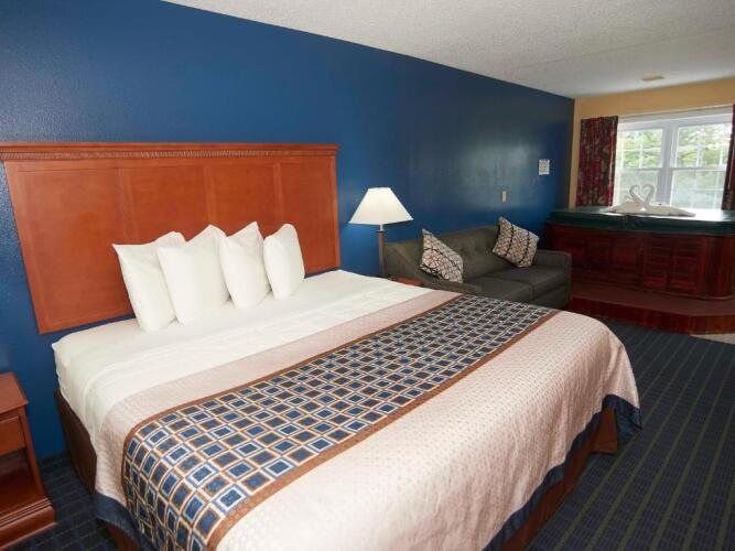 Swiss Chalets Village Inn - Conway, NH