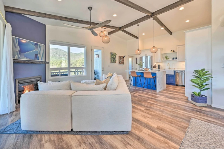 Luxe Pine Escape W/ Mtn Views & Gas Fire Pit! - Pine, AZ