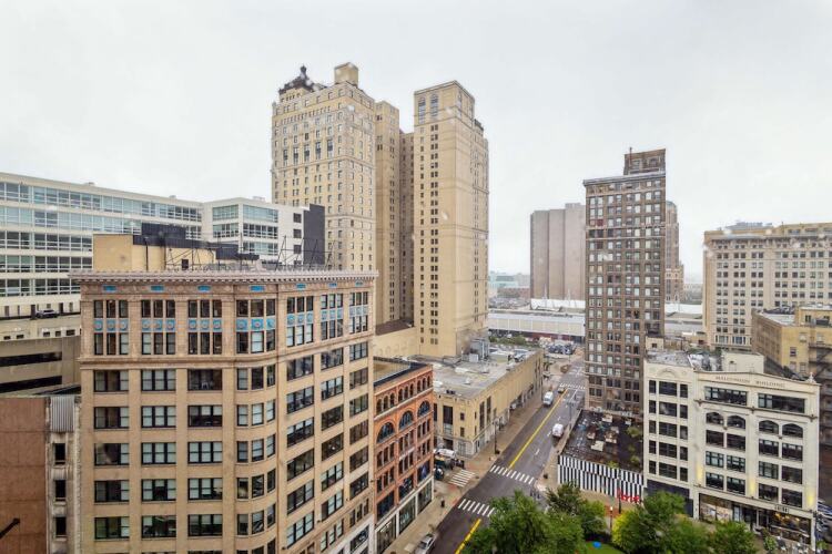 Modern Downtown Apartment - Windsor