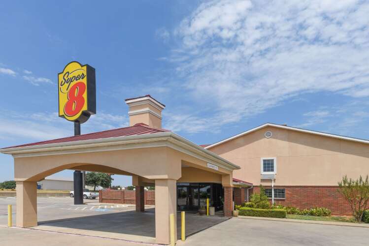Super 8 By Wyndham Burleson Fort Worth Area - Burleson, TX