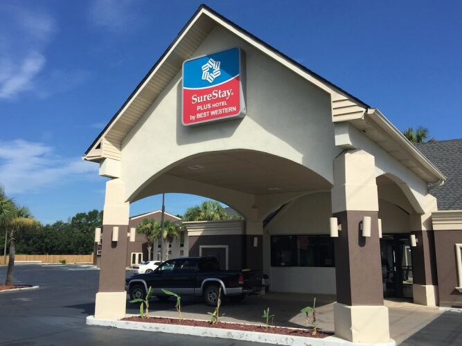 Surestay Plus Hotel By Best Western Pensacola - Pensacola, FL