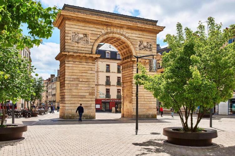 Logis Hôtel Darcy Dijon Centre - Dijon