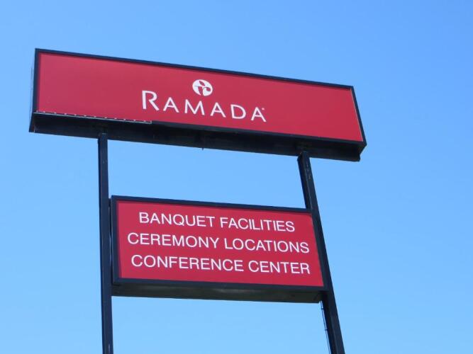 Ramada Hotel & Conference Center By Wyndham Lansing - 랜싱