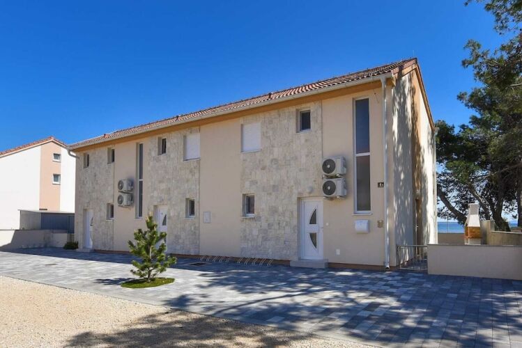 Beachfront Sun Garden Villas - Privlaka