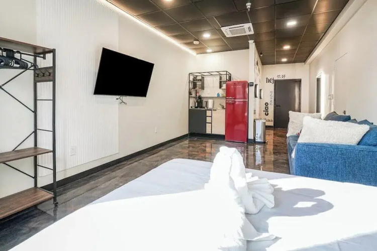 461 Melwood Suites Unit 102  Studio - Pittsburgh, PA