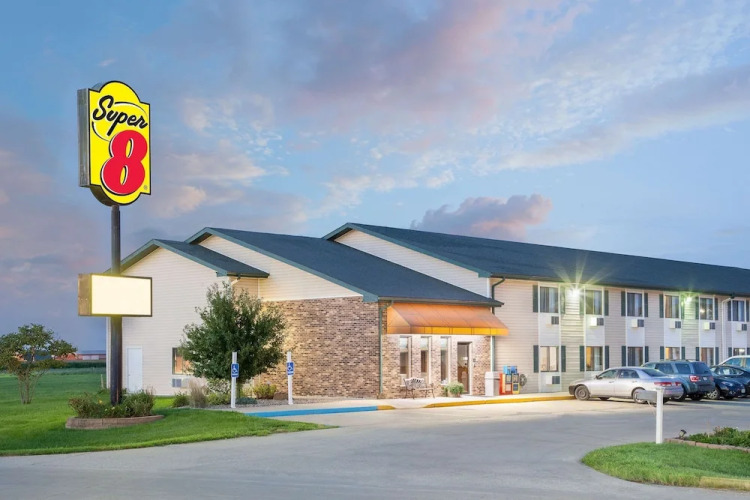 Super 8 Mt Pleasant - Mount Pleasant, IA