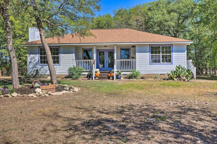 Charming Cottage Retreat: 4 Mi To Dtwn Salado - Salado, TX