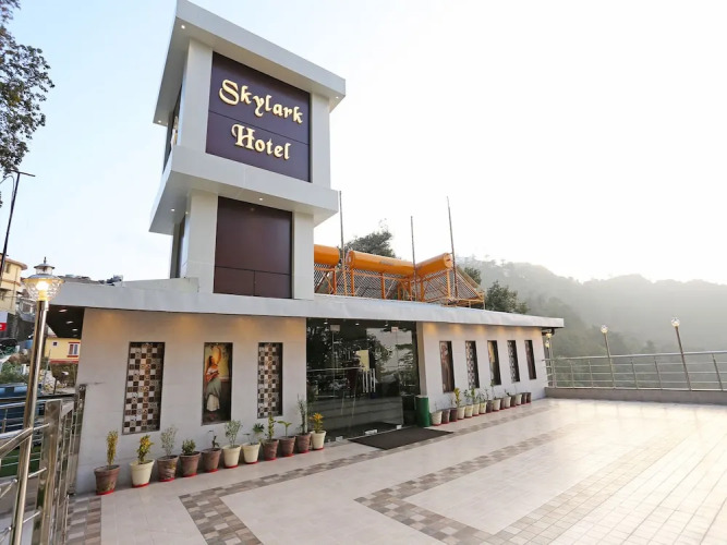 Oyo 10076 Hotel Skylark - Mussoorie