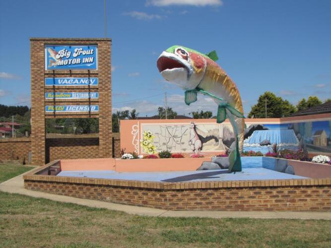 Big Trout Motel - Oberon
