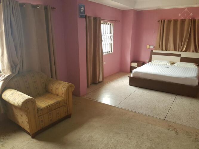 East Airport Guesthouse - 아크라