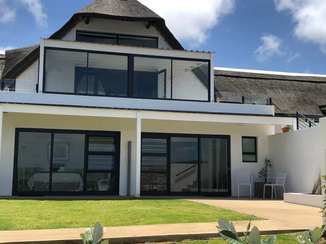 Karee Manor Guesthouse - Stilbaai