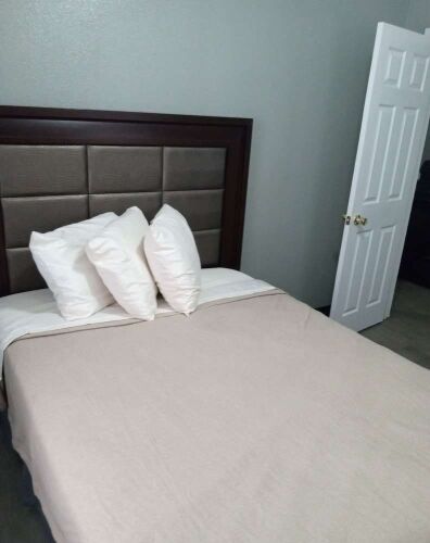 Homes-n-courts - Lake Mary, FL