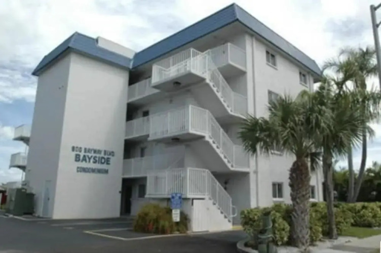 2 Bedroom Waterfront Pool Side! - Dunedin, FL