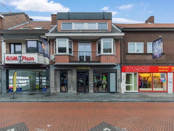 Duplex Apartment In The Shopping Street Of Maasmechelen - Maasmechelen