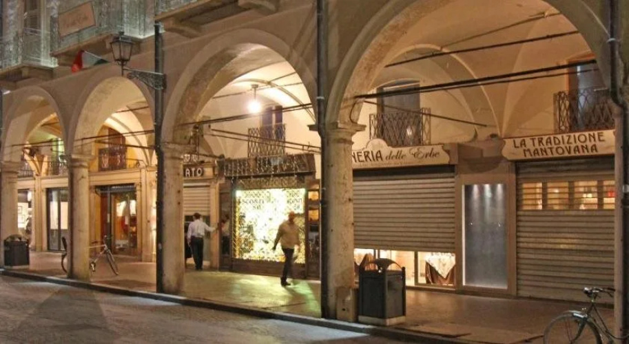 Residenza Ca' Delle Erbe - Bed & Breakfast - Mantua
