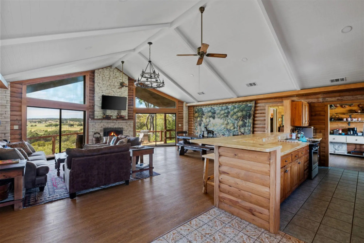 Guadalupe Bluff Log Cabin 4 Bedroom Home By Redawning - Kerrville, TX