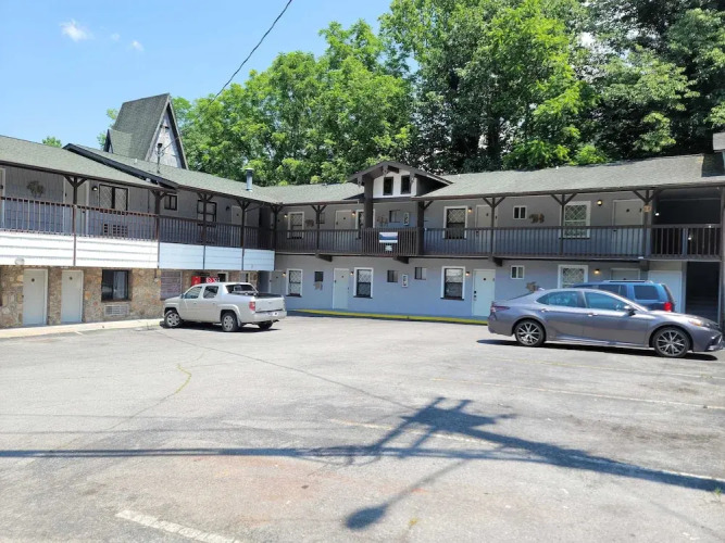 Ski Mountain Lodge - Gatlinburg, TN
