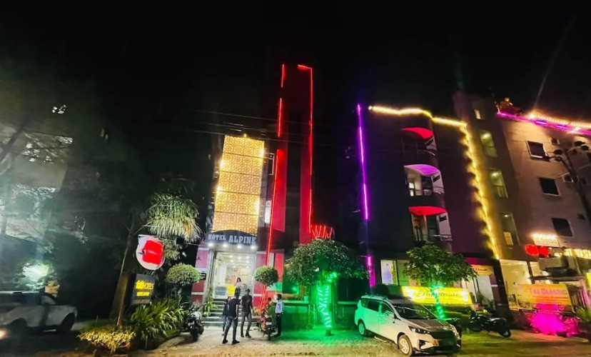 Hotel Alpine By The Golden Taj Group - Agra