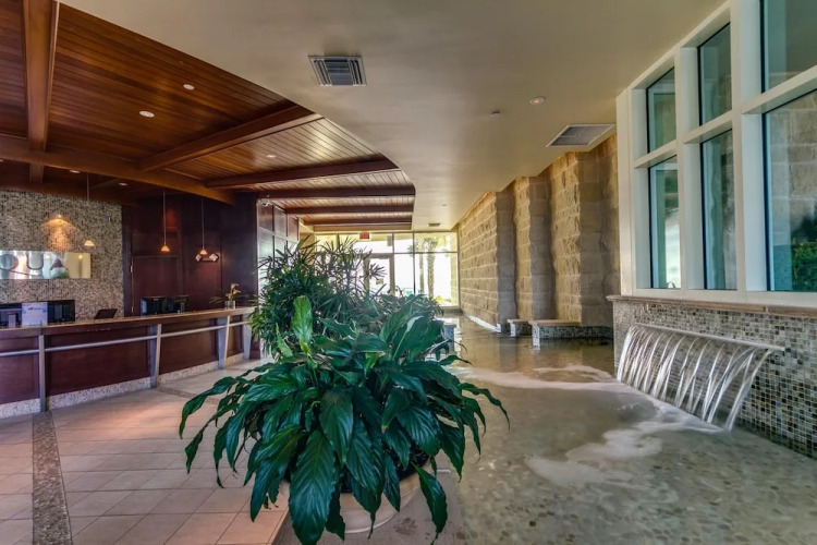 Aqua Resort 711 - Laguna Beach, FL