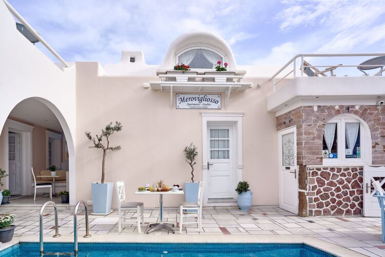 Merovigliosso Studios And Apts. - Santorini