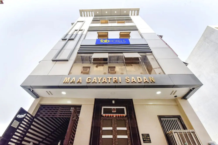 Fabhotel Maa Gayatri Sadan - Vrindavan