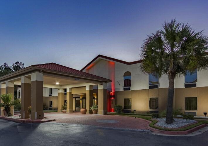 Clarion Pointe Hinesville Near Fort Stewart - Hinesville, GA