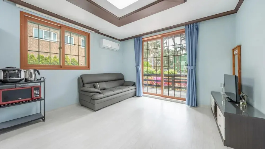 Taean Mongsanporangbadarang Shim Pension - Incheon