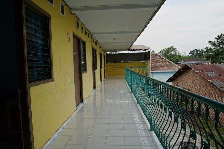 Spot On 92665 Yoko Kost Syariah - Bondowoso