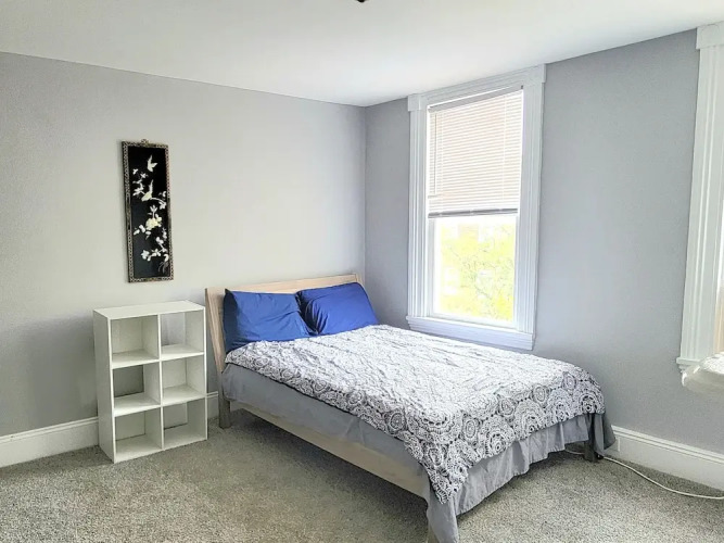 Budget Bed Room Near Downtown - Baltimore, MD