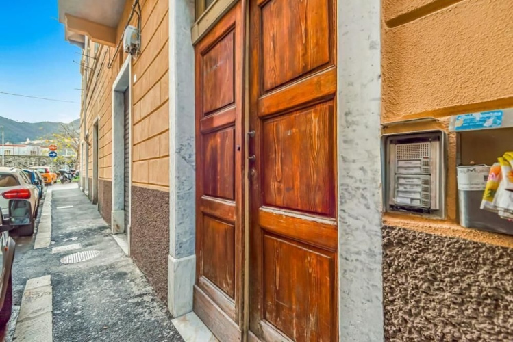 Nelli Rooms - Via Biassa - La Spezia