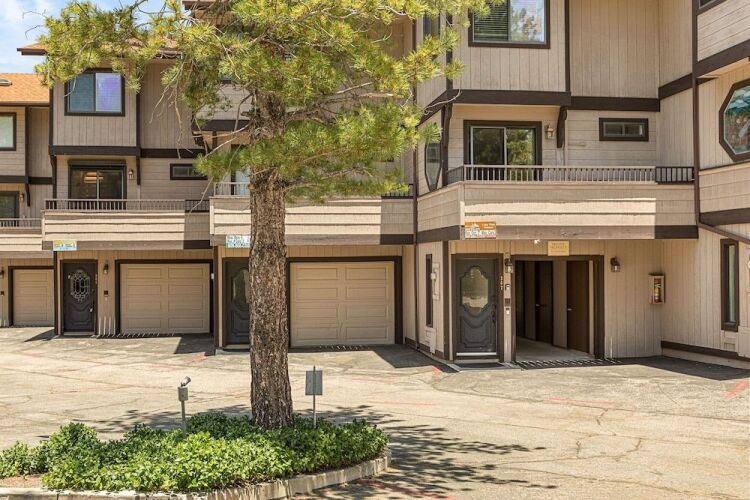 The Adler's Nest Pool And Spa - Big Bear, CA