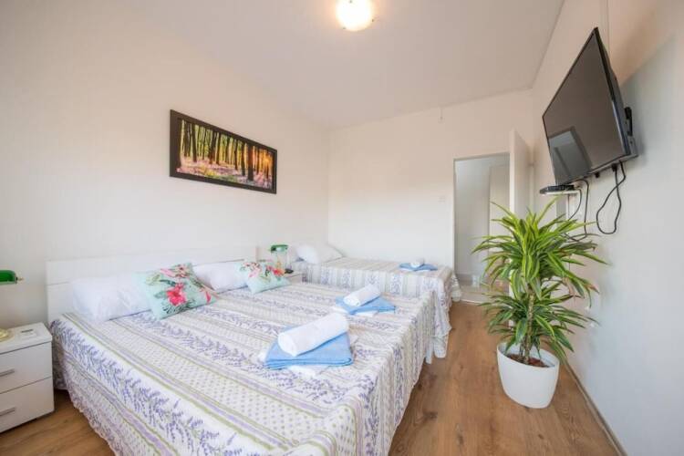 Ul. Dr. Franje Tuđmana 71 - Starigrad