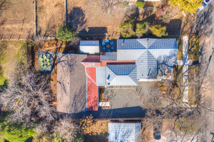New! Luxurious Home With Wine Cellar & Firepit! - Fredericksburg, TX