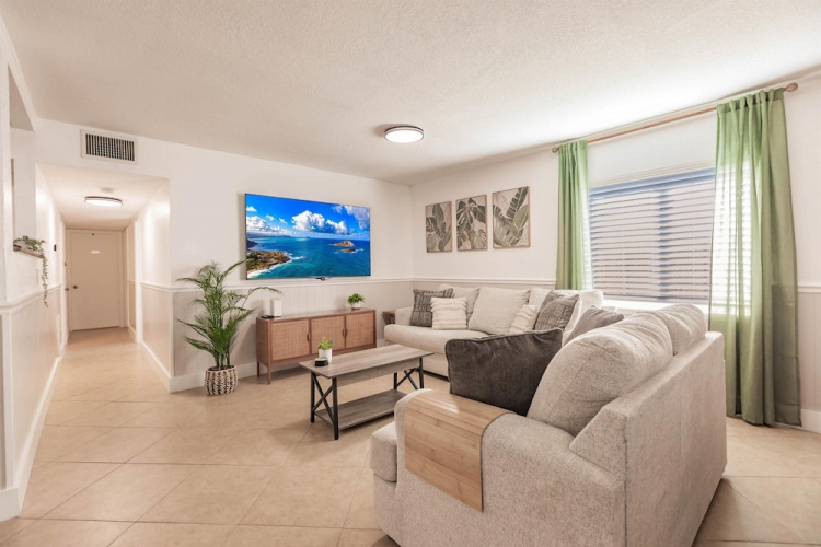 Fox Lagoon Pool Spa Villa 6bd Luxury Stay - Fort Lauderdale, FL