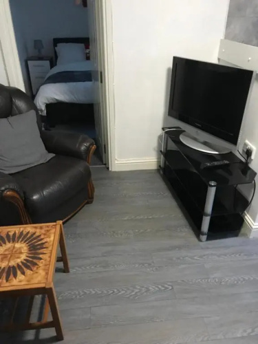 2 Bedroom Apartment - Plymouth