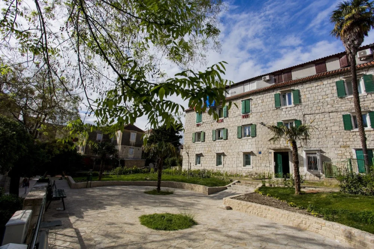 Nirvana Garden Rooms - Split