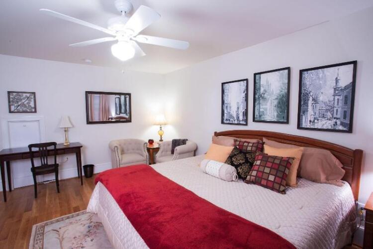 Loudoun Valley Manor - Harpers Ferry, WV