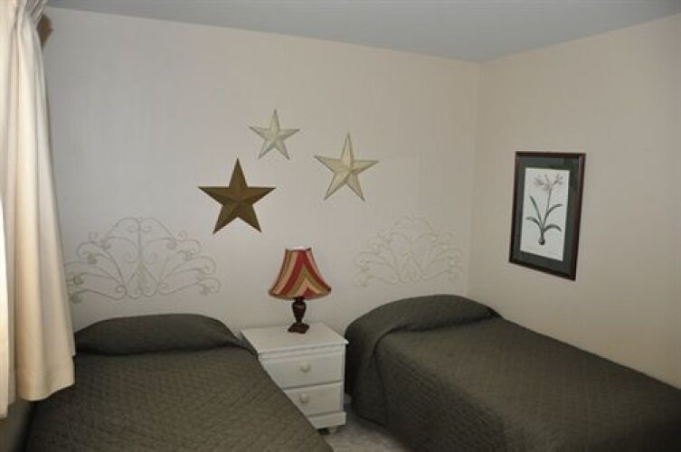 Safari Beach Resort - Osoyoos