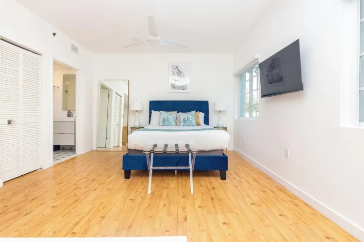 Boutique Apartments Convention Center - South Beach, FL