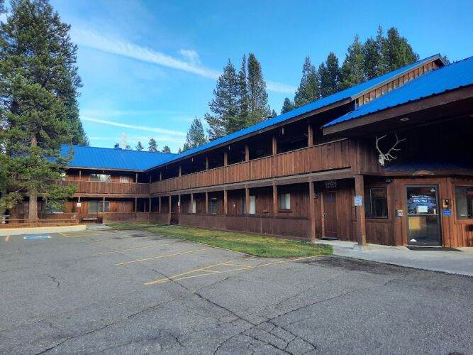 Willamette Pass Inn - Odell Lake, OR