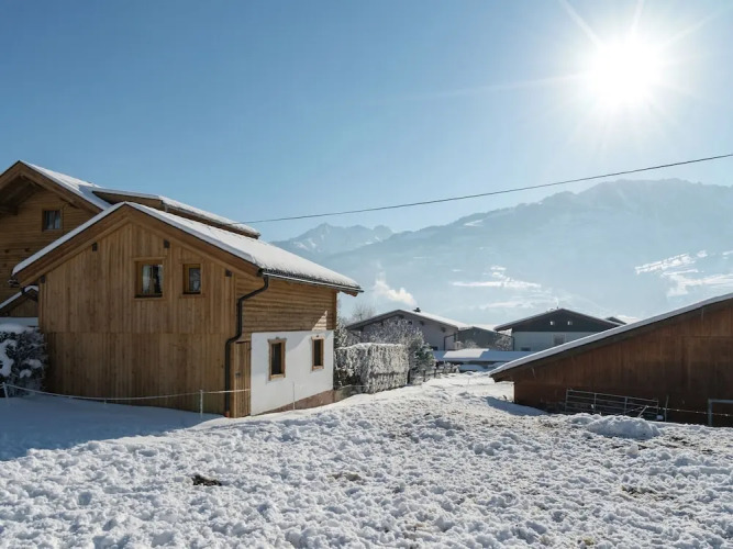 Cosy Holiday Home Near Ski Area - Kaprun