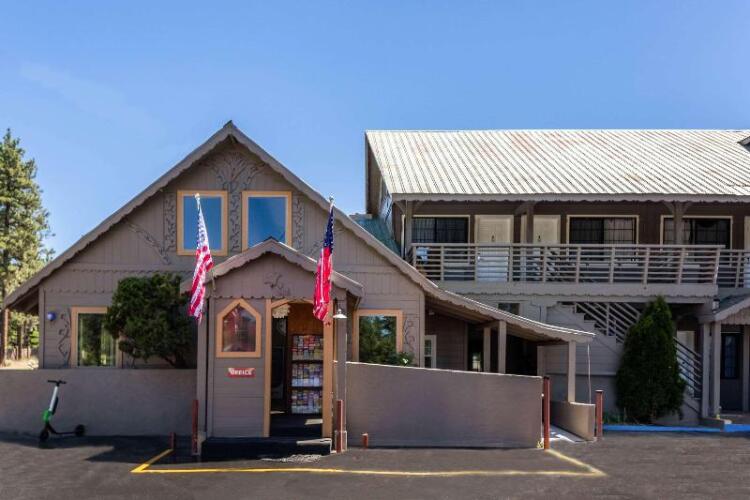 Econo Lodge Inn & Suites South Lake Tahoe - Genoa, NV