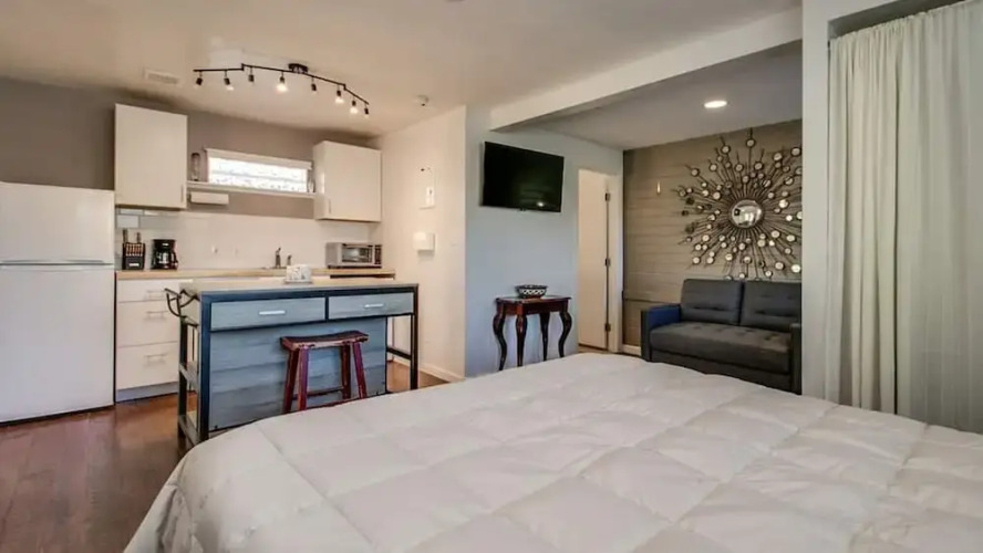 Charming Mid Town Guest House W/private Patio! - Phoenix, AZ