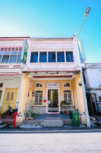 Swing & Pillows @ 75 Chulia St, Georgetown Penang - Penang
